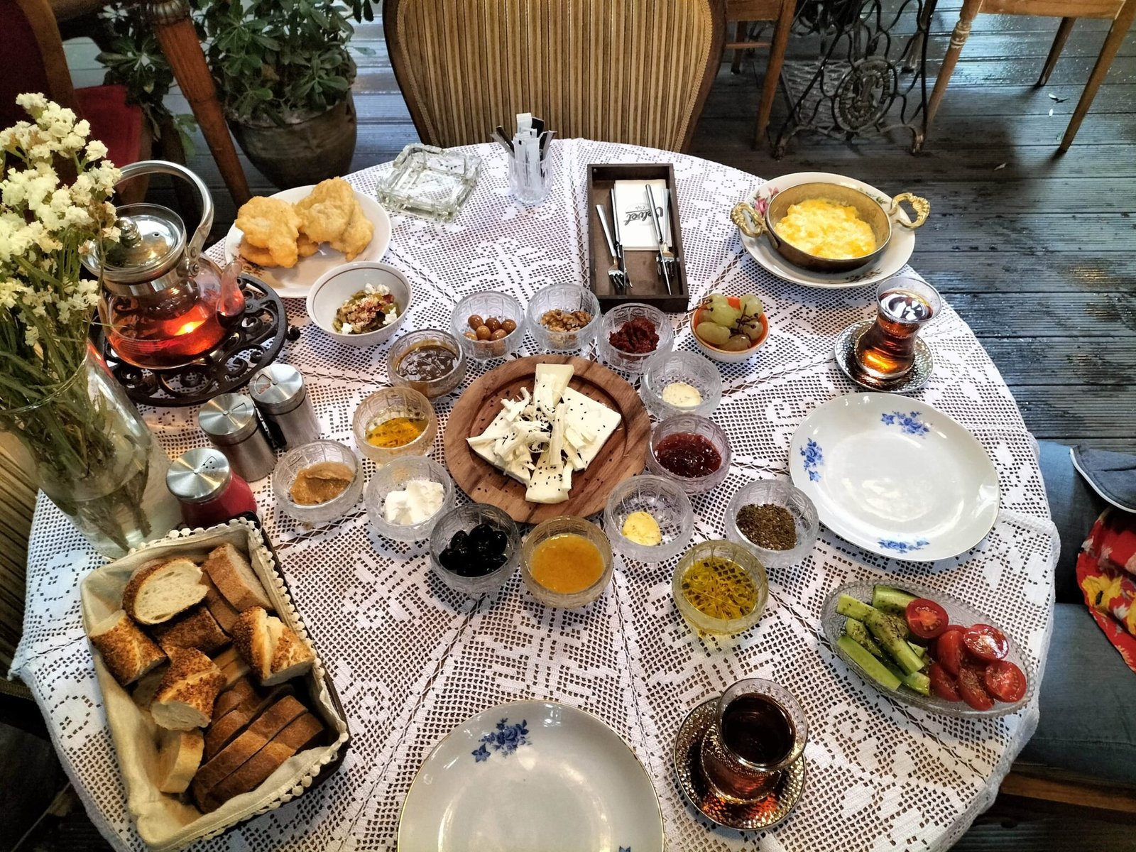 Ultimate Guide to a Full Turkish Breakfast | Serpme Kahvalti